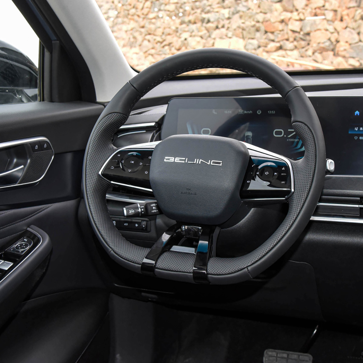 BAIC Beijing 75 - Un SUV de dimensiuni medii, de înaltă performanță și ...