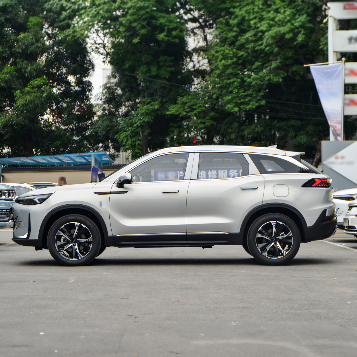 BAIC Beijing 75 - Un SUV de dimensiuni medii, de înaltă performanță și ...