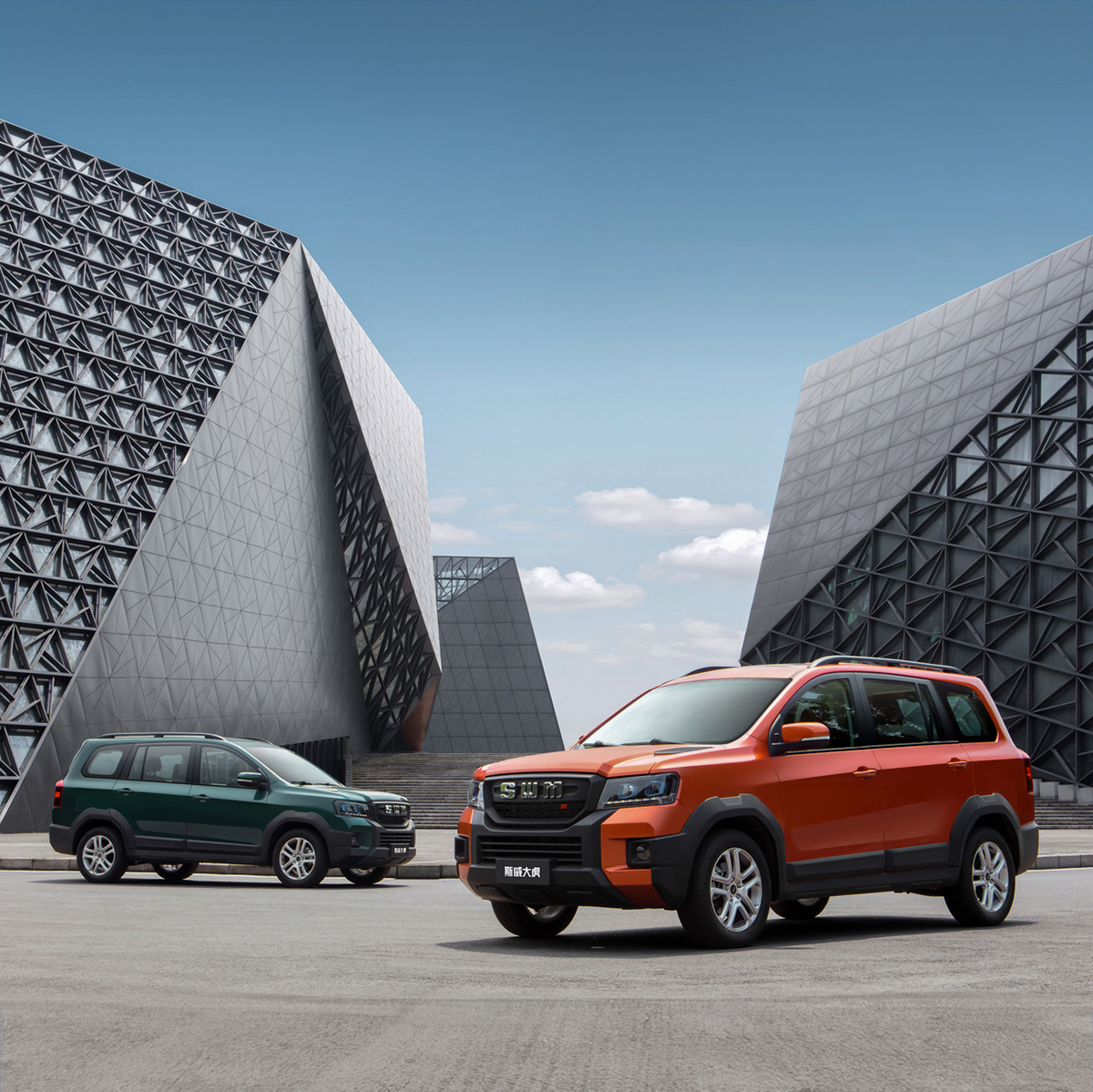 SWM G03F TIGER - SUV De Lux cu 7 Locuri, Performanță și Confort · SUV Cars