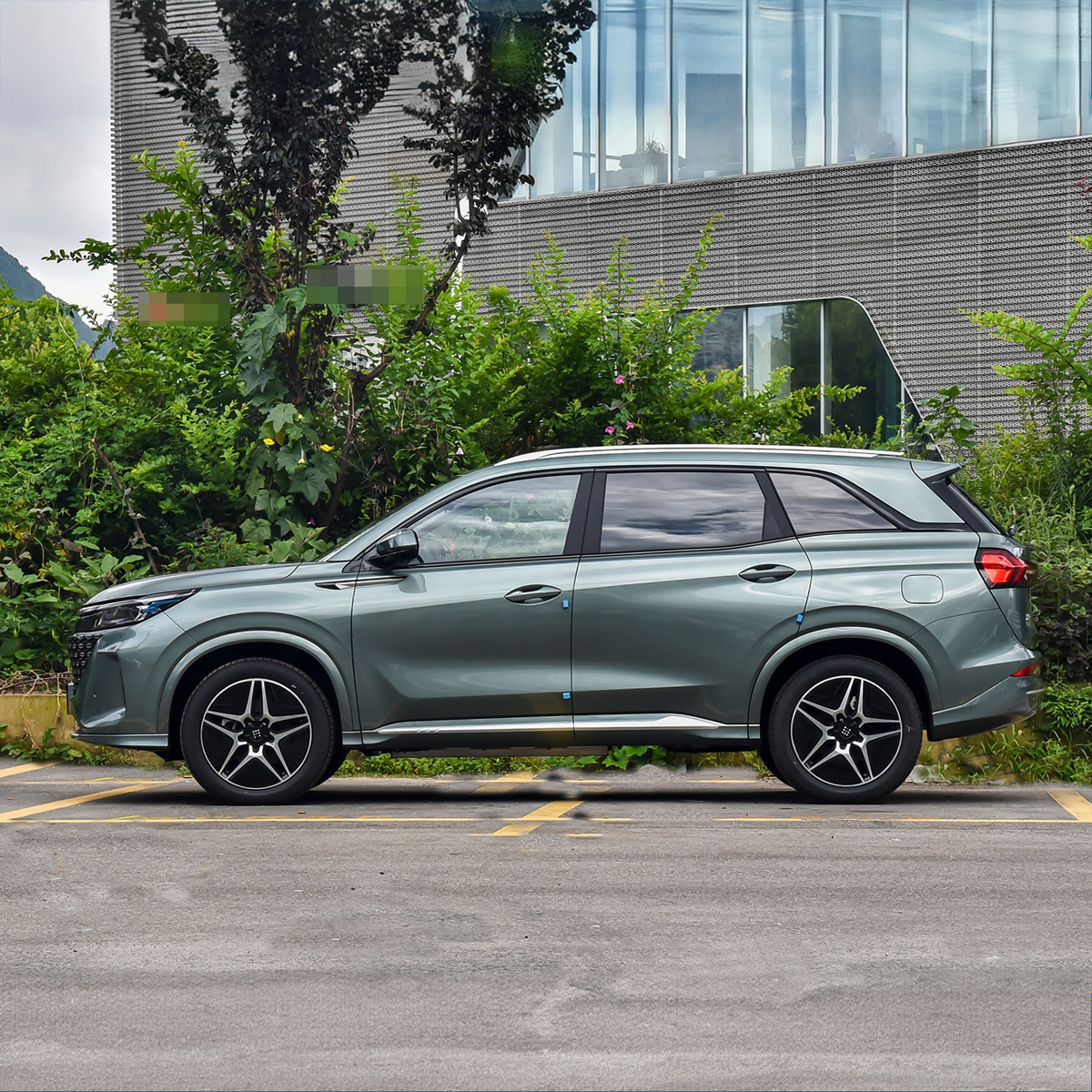 DFSK E5 – SUV Plug-in Hybrid | 7 locuri, E-CVT, Performanță și Confort ...