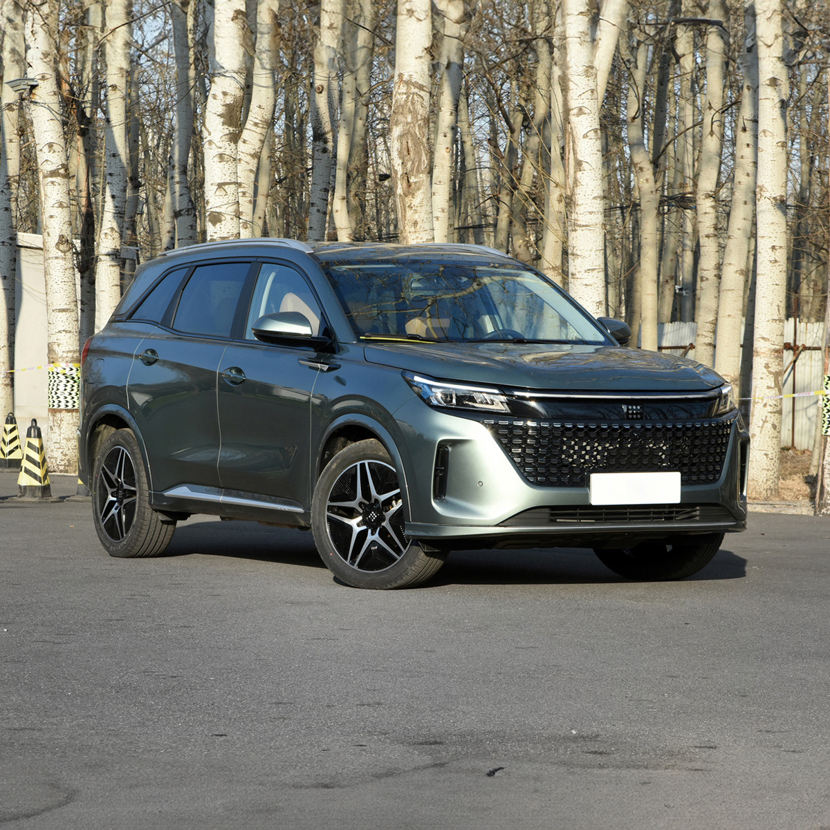 DFSK E5 – SUV Plug-in Hybrid | 7 locuri, E-CVT, Performanță și Confort ...