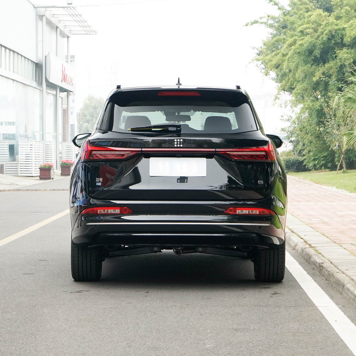 DFSK E5 – SUV Plug-in Hybrid | 7 locuri, E-CVT, Performanță și Confort ...