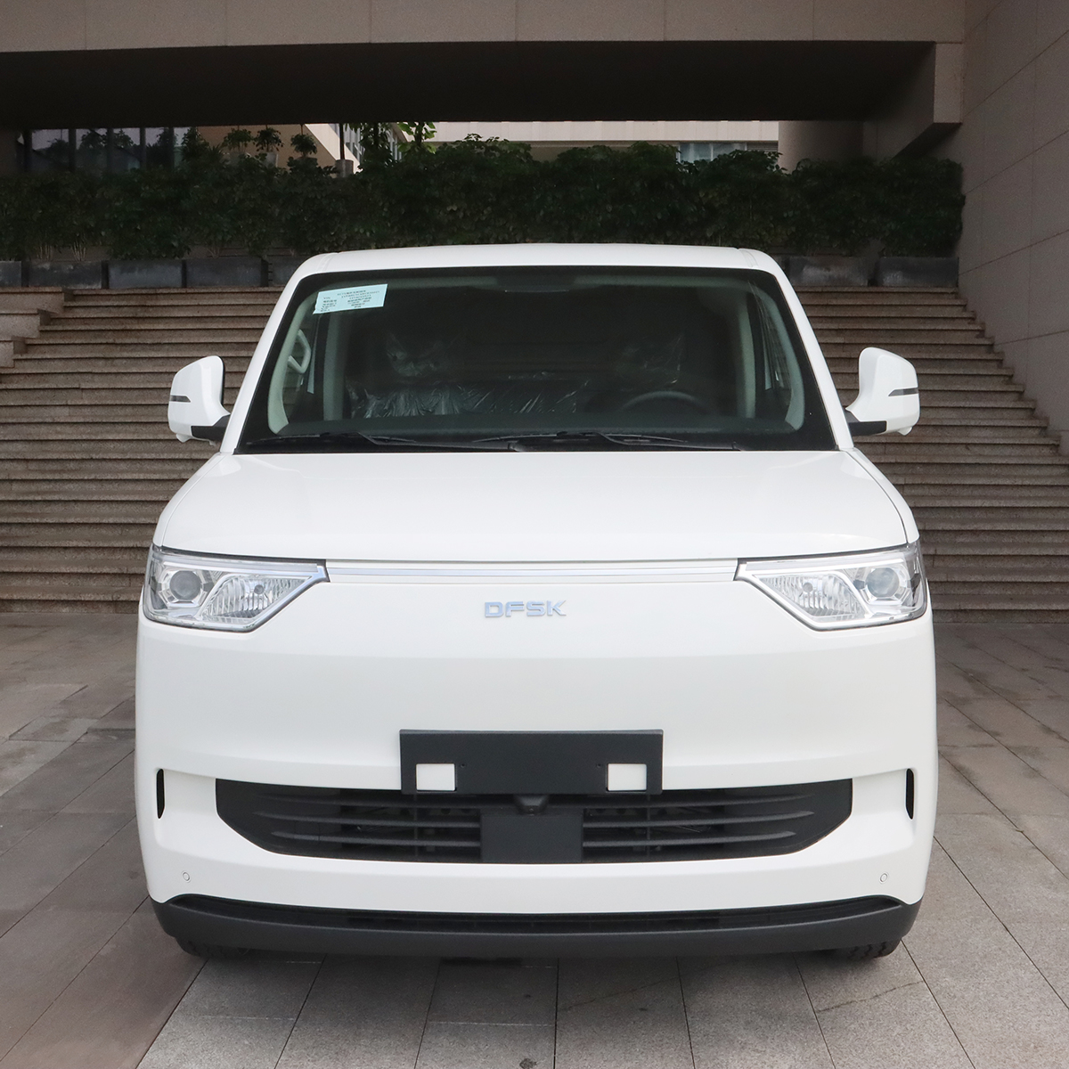 DFSK Cargovan EC35 - Vehicul electric pentru transport de mărfuri comerciale · SUV Cars