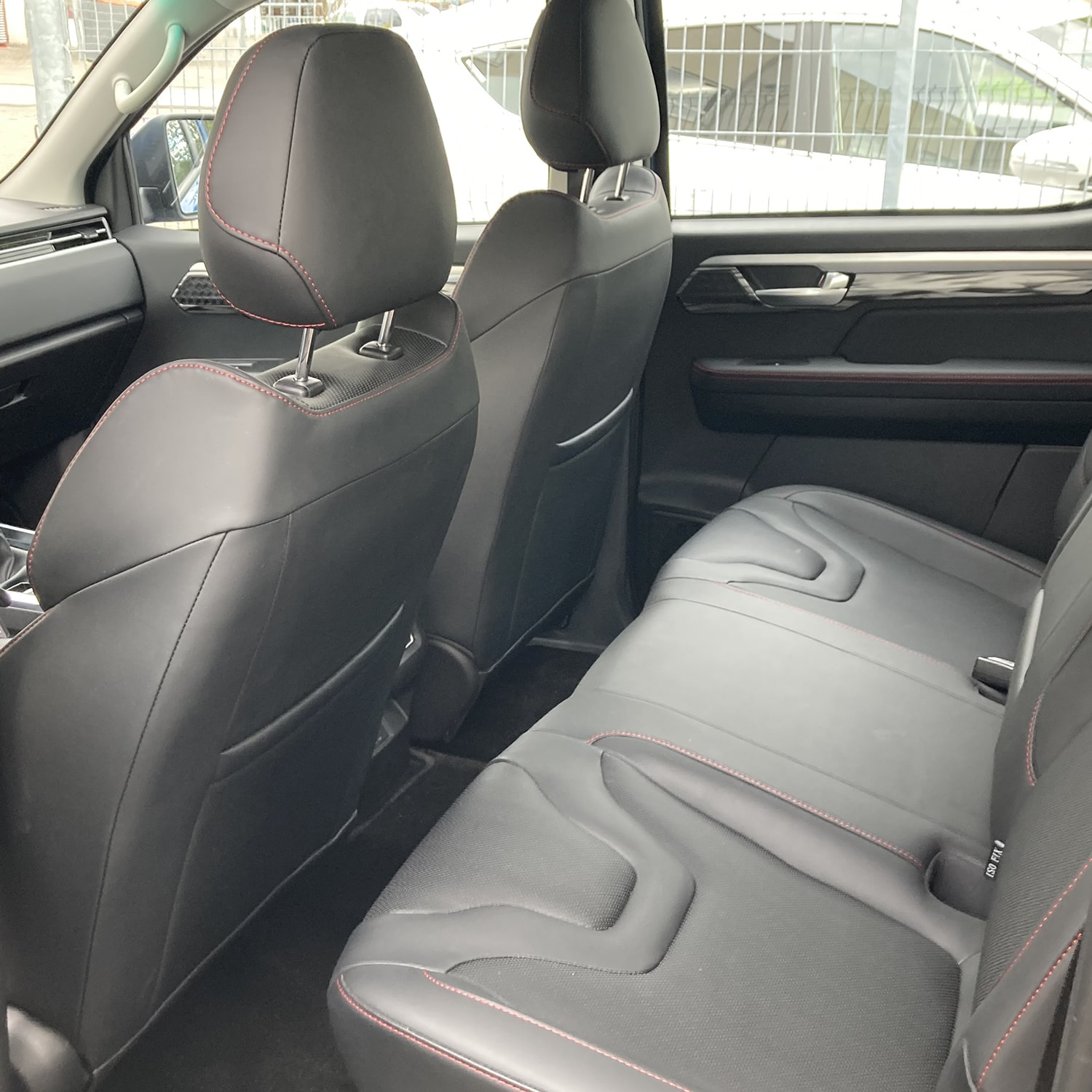 JAC 8 Pickup, 4x4, Manual, benzină, 2.4 turbo · SUV Cars