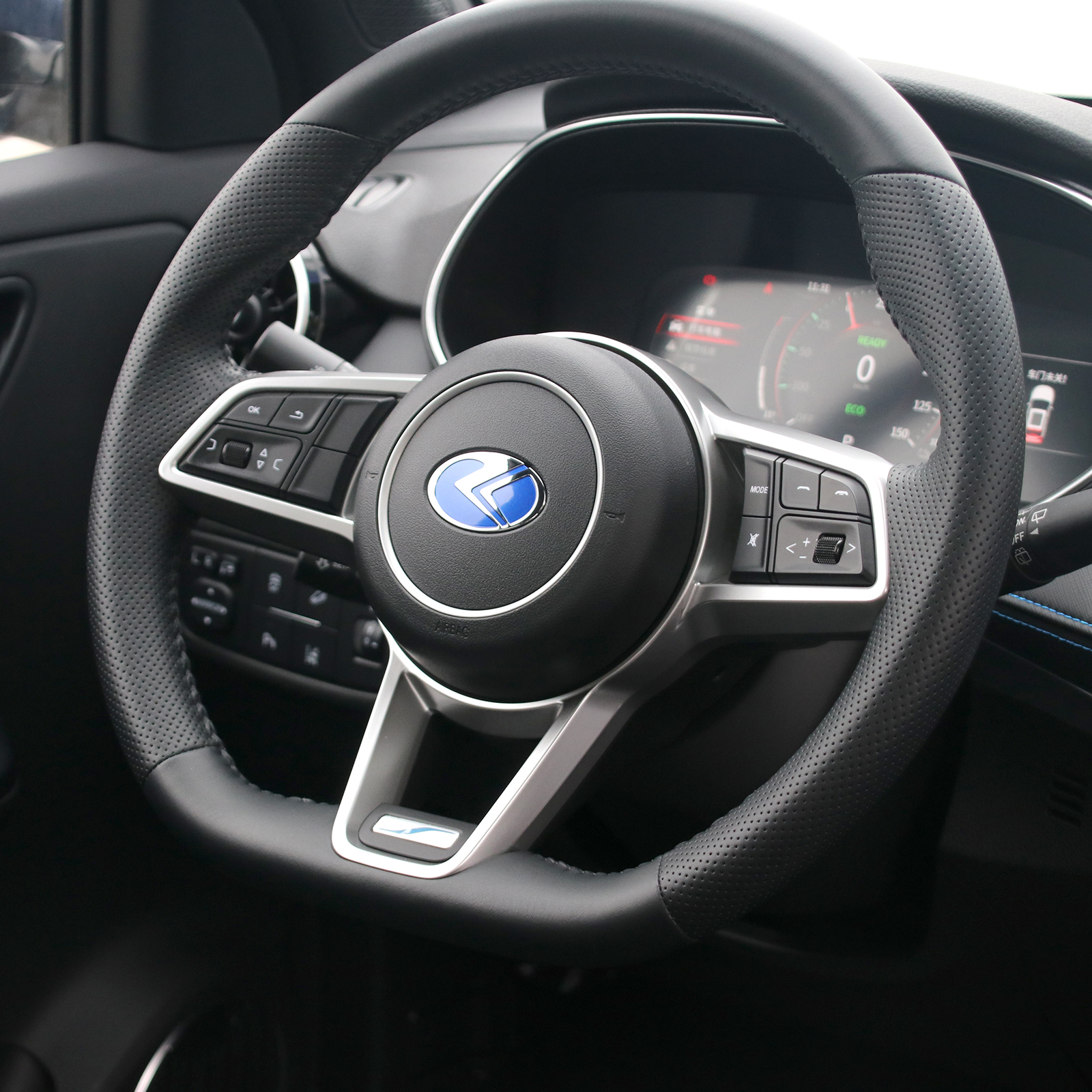 SERES 3, Comfort, Electric, 447 km autonomie · SUV Cars