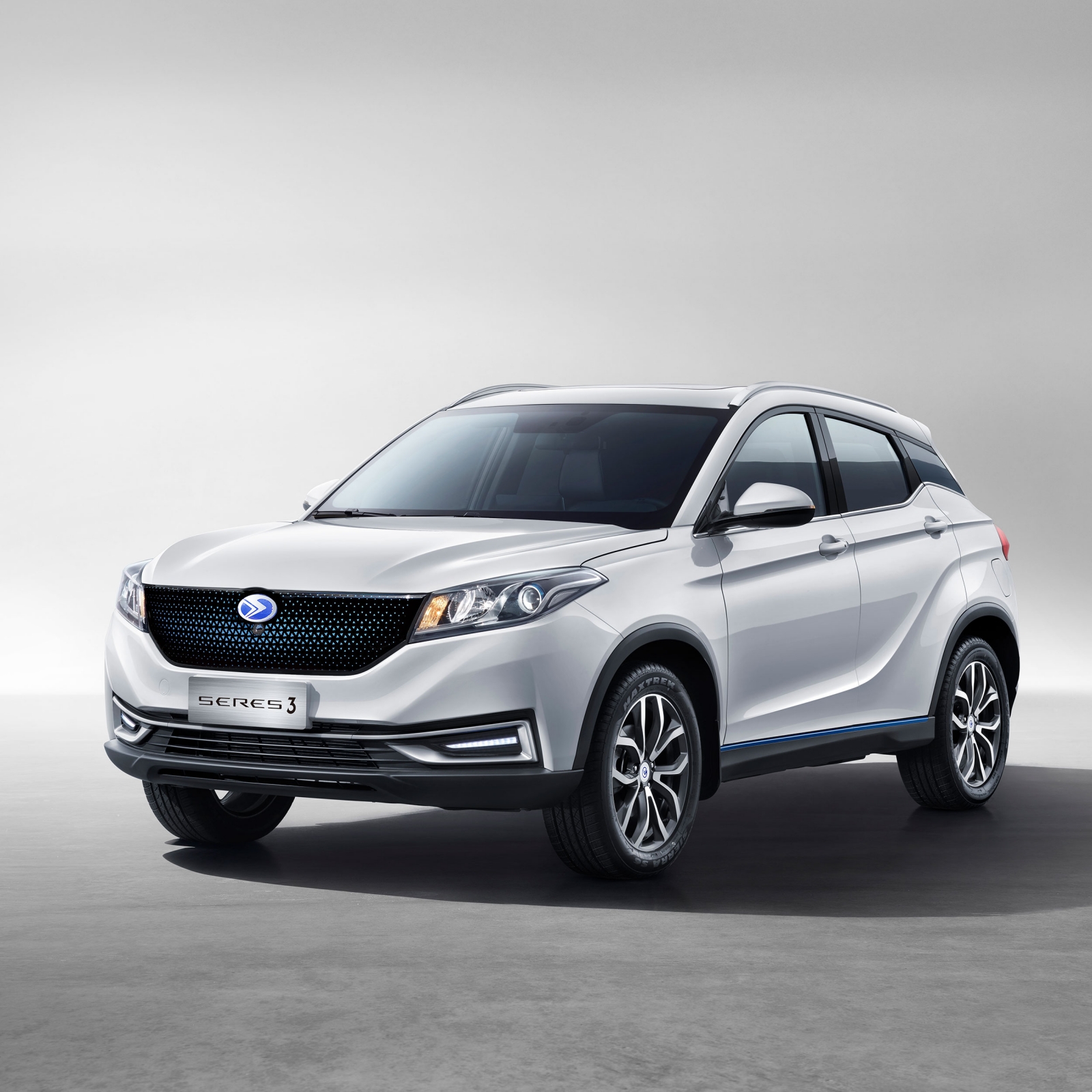 SERES 3, Luxury, Electric, 447 km autonomie · SUV Cars